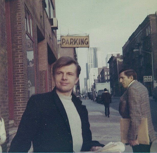 Welcome to the Bizarrechats of Michael F. Housel, Author of the ...