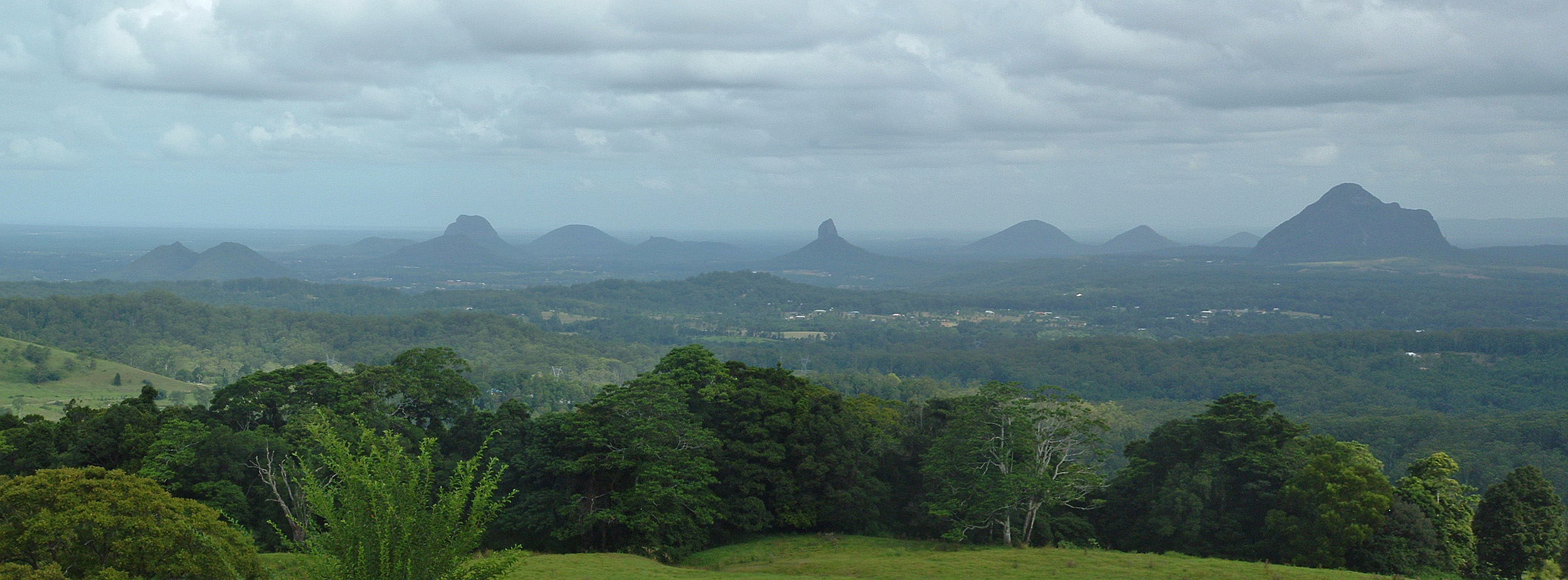 Glass House Mountains, Australia (with Map & Photos)
