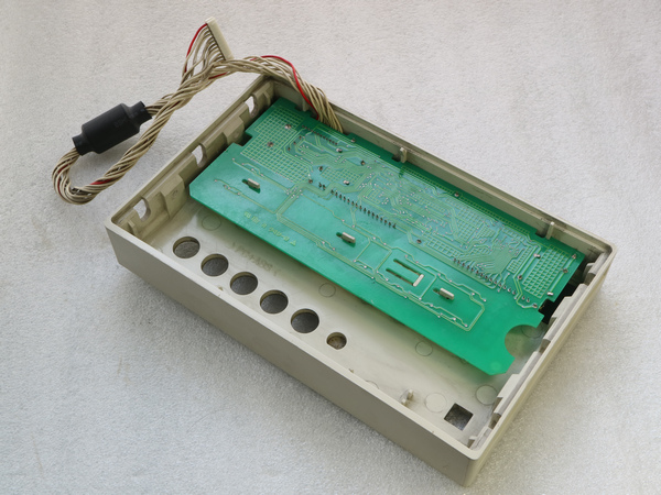 BugWorkShop - 甲蟲工作室: 安捷倫（Agilent）E3632A 直流電源供應器 - 拆解（二）