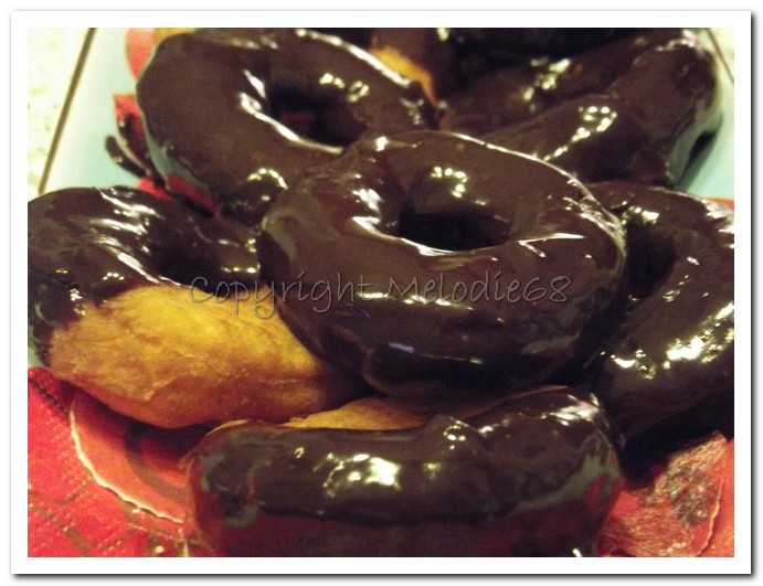 ♥ Les Gourmandises de Melodie68 ♥: Donuts nature ou au chocolat de Melodie