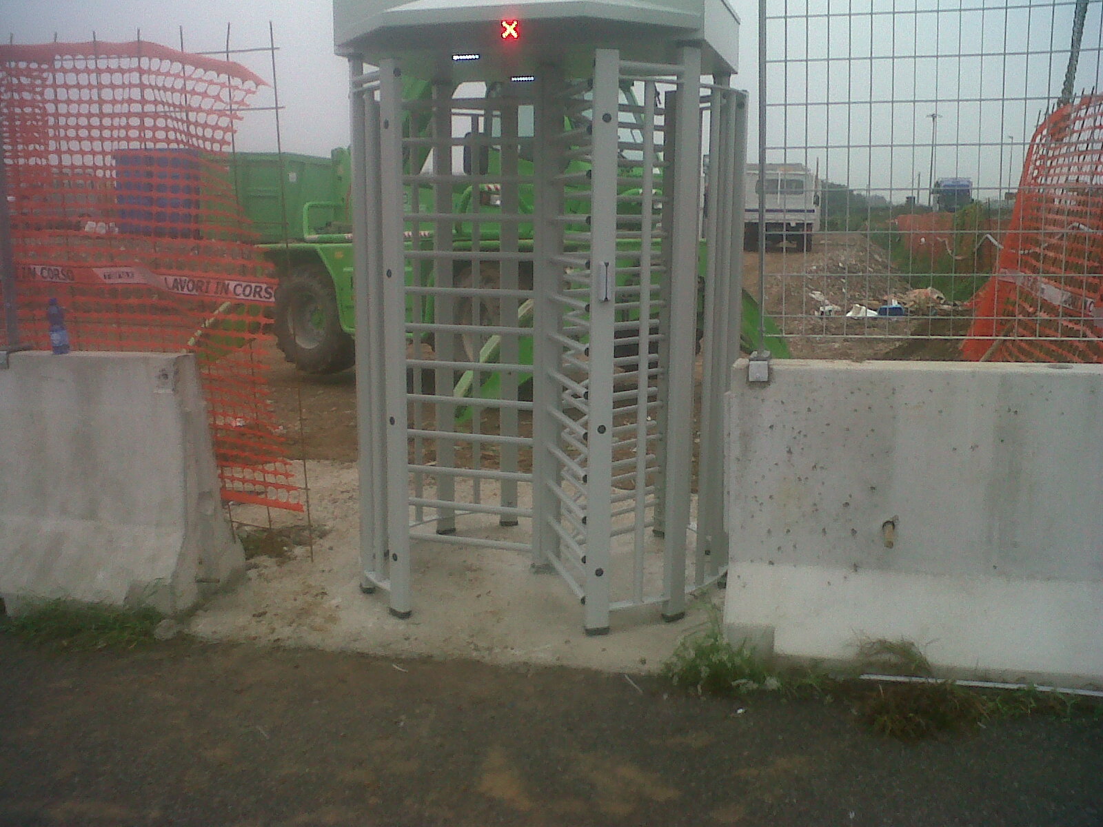 Controllo Accessi: tornello tutta altezza cantiere edile