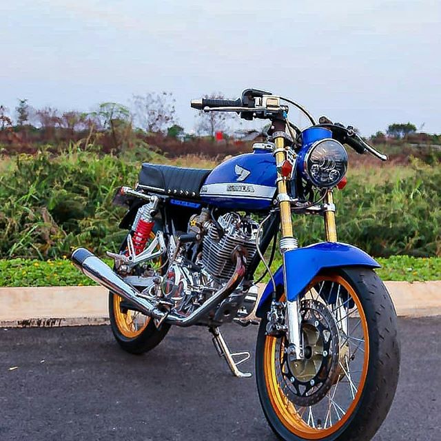 20 Gambar HD Modifikasi CB 100 Warna Biru Terbaru 2020