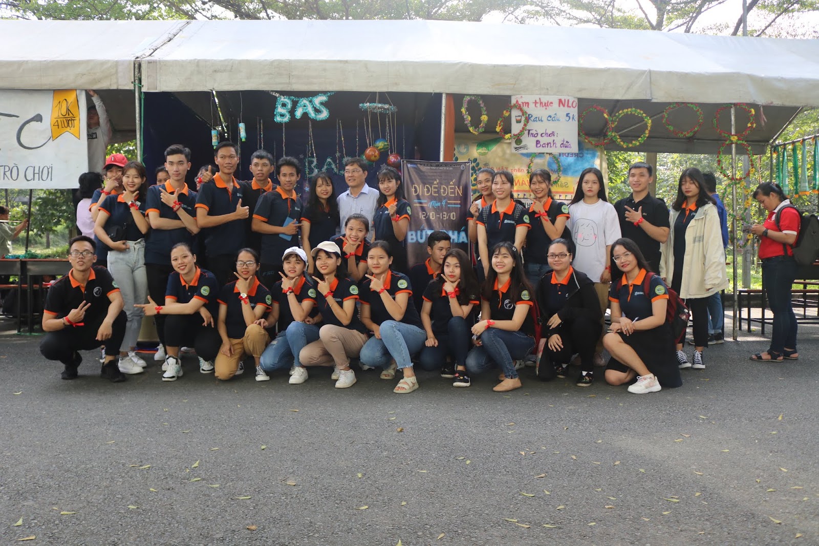 Giao lưu CLB - Tổ - Đội nhóm trong Ngày hội việc làm 2019 | Tuổi ...