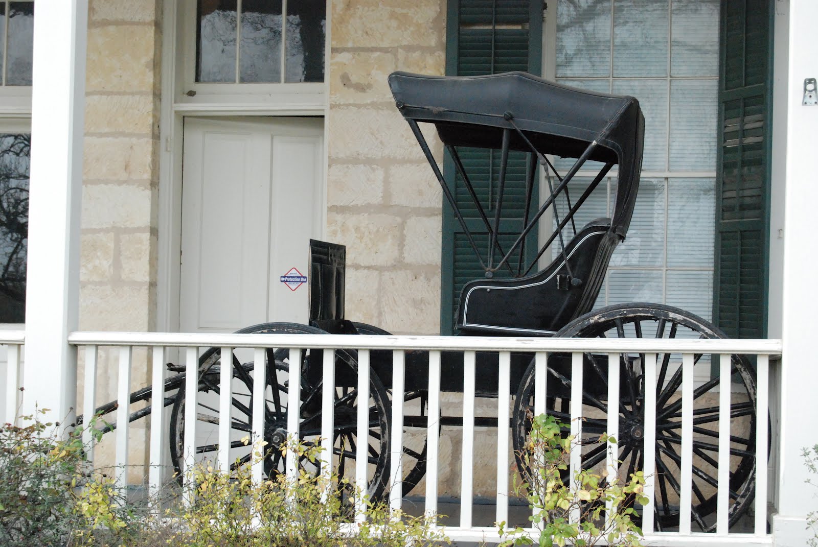 Riding Aside: Historic Ye Kendall Inn ~ Beorne, TX.