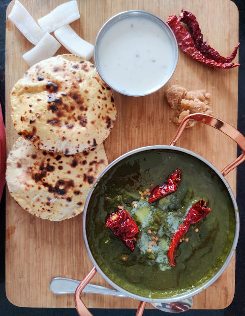 Makke di roti.. de sarso da saag... Healthiest Saag ever...