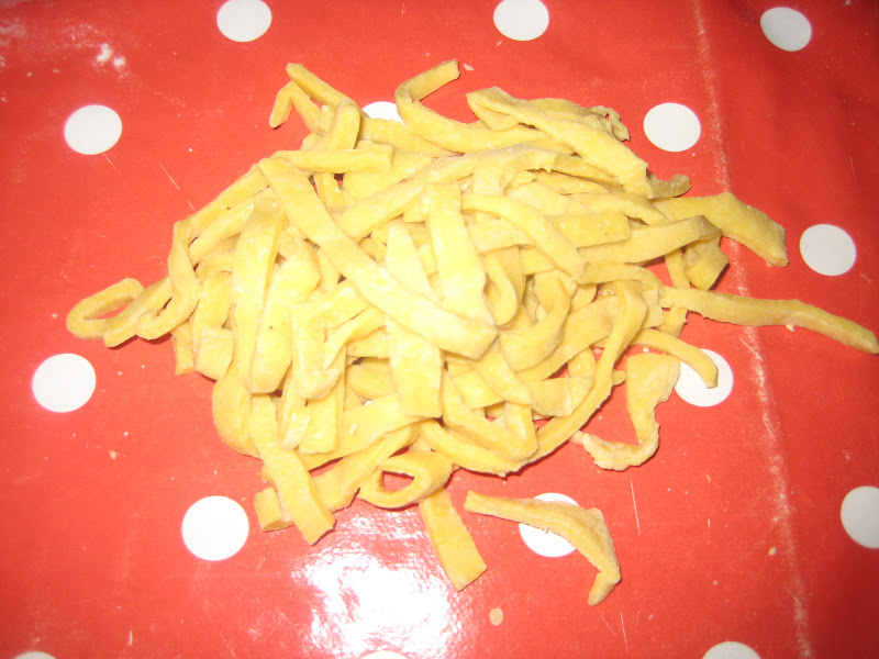 VULPEA COFETAR: SUPA DE COASTE DE PORC CU TAITEI DE CASA