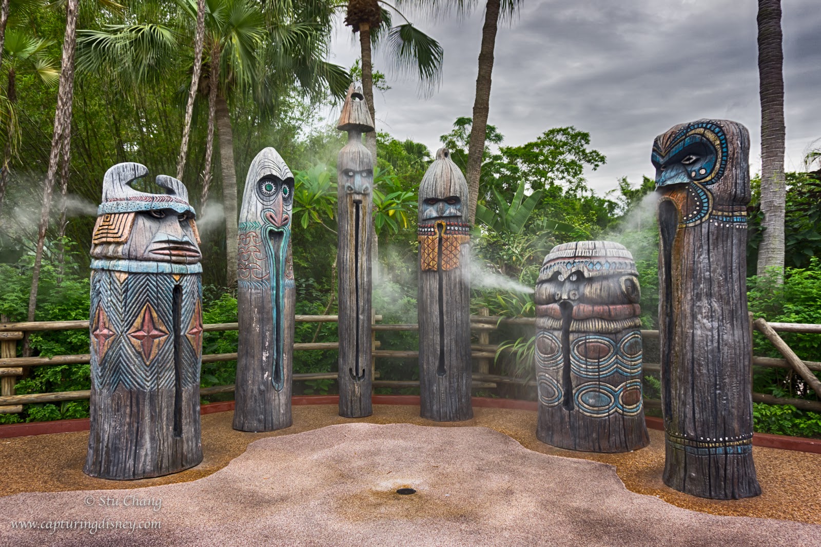 Capturing Disney: Tiki Gods in HDR