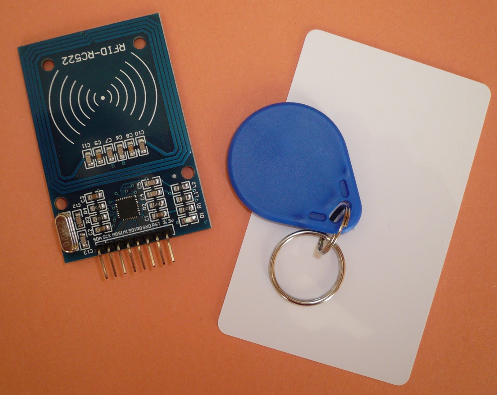 Électronique en amateur: Module RFID-RC522 et ESP8266 / ESP32