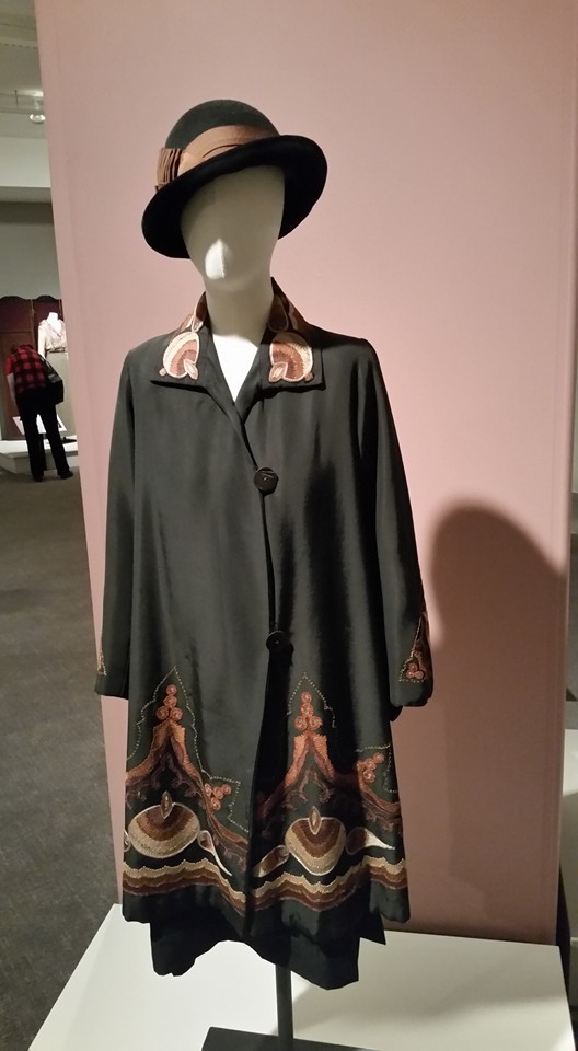 Michelle L. Hamilton: Dressing Downton