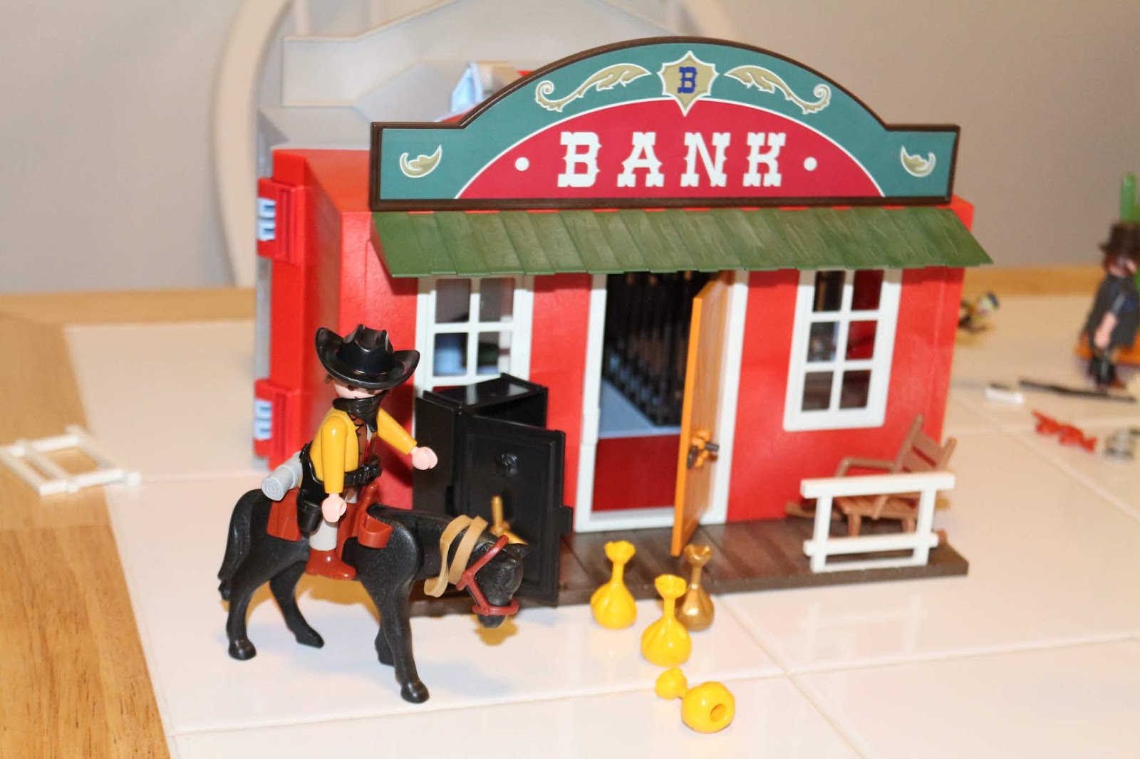 Mail4Rosey: Playmobil Take Along Sets and Carrying Cases are Perfect to ...