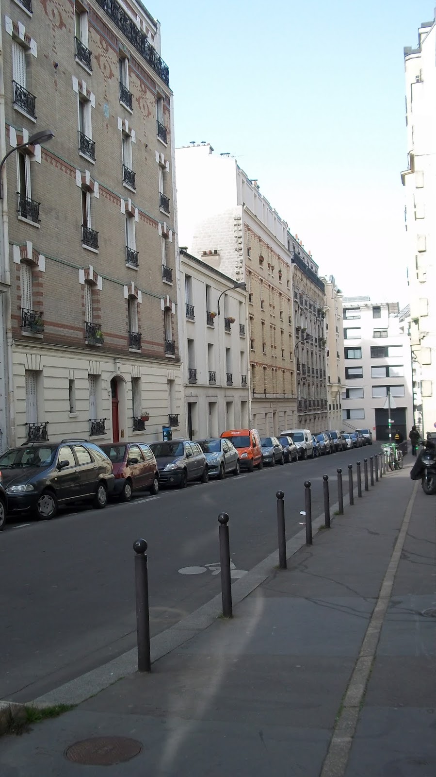 Habitants du Plateau des Buttes Chaumont: Rue de l'Encheval