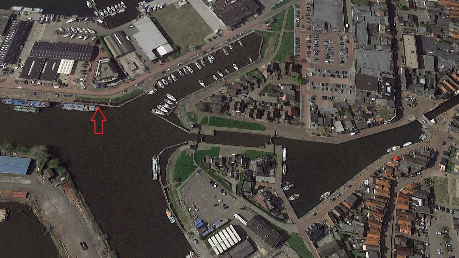 Zwitserw Wadzeilen: Lemsteraak Saeftinghe in de haven van Lemmer