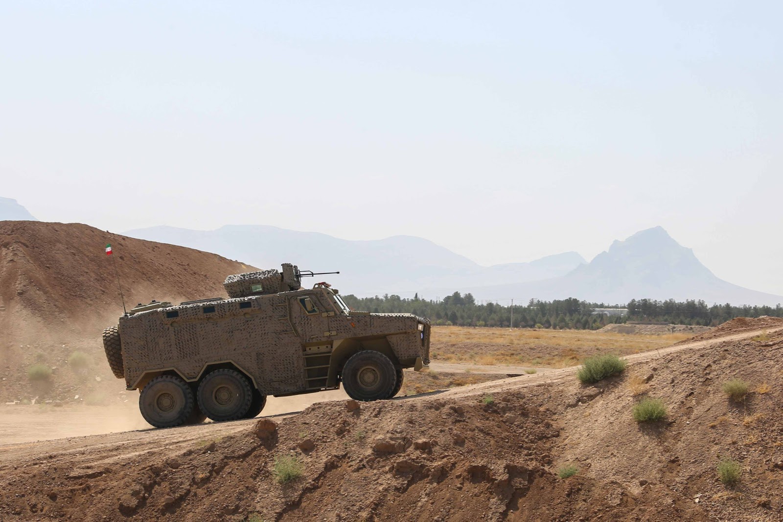 SNAFU!: Iranian Raad 6x6 MRAP (pics)