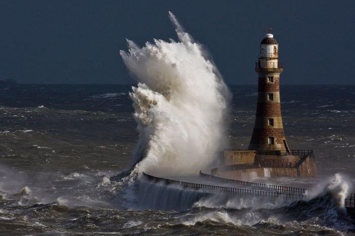 colpoditacco: E tu sei il Mare IN Tempesta o UN Faro