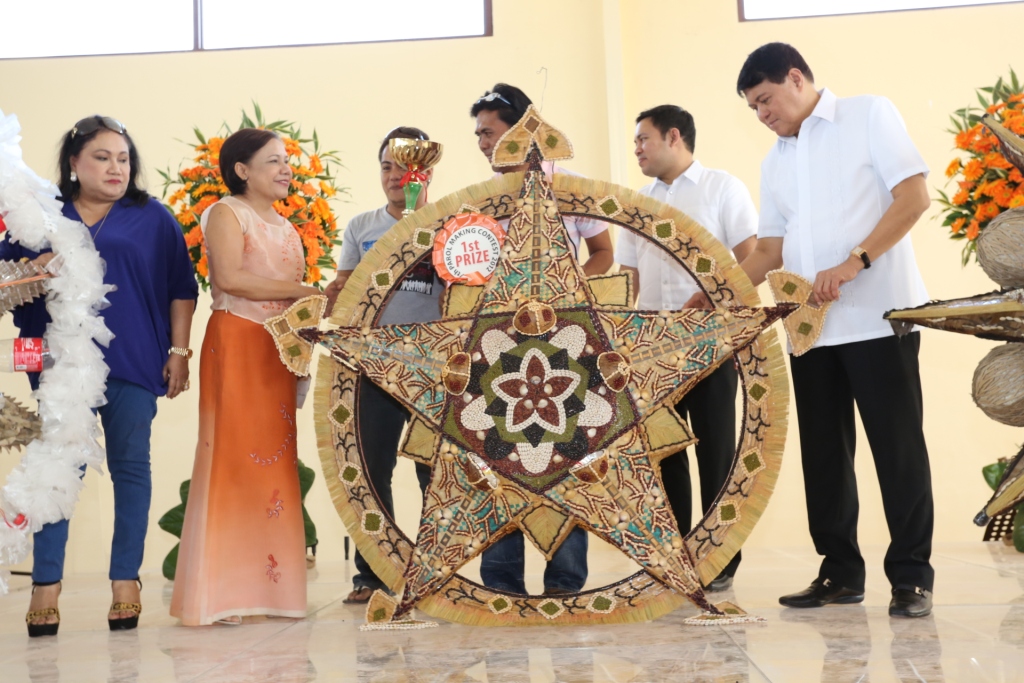 yaniconquistadora: 7th Parol Festival in Las Pinas City