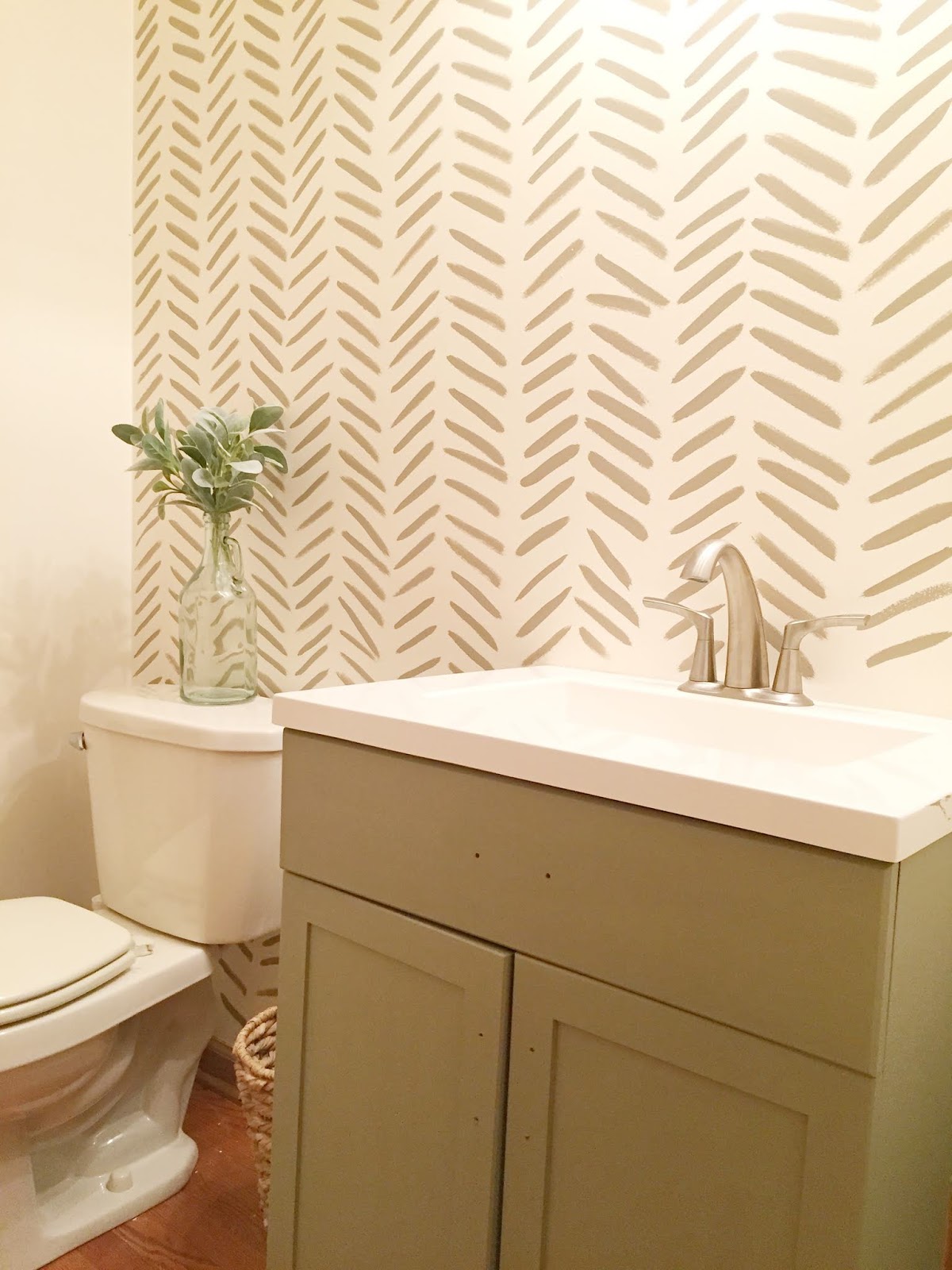 $100 Room Challenge Week 2: Hand Painted Accent Wall | R&R at home