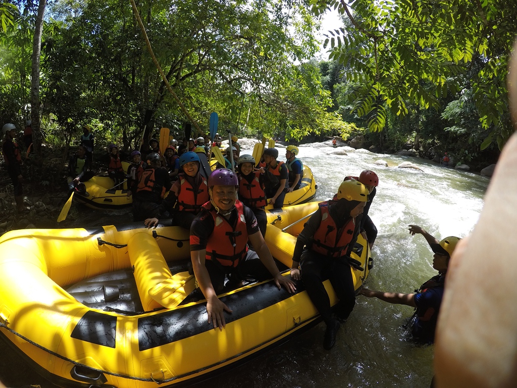 TRAVELOG: WATER RAFTING ULU SLIM, SLIM RIVER : Pengalaman meredah ...