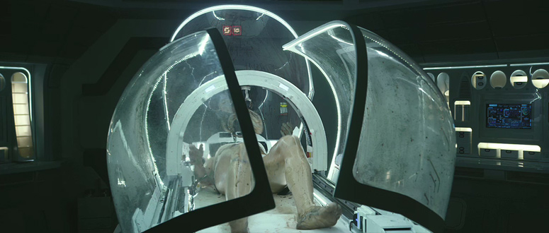 cinematic corner.: What can you see on the new picture from "Prometheus"?