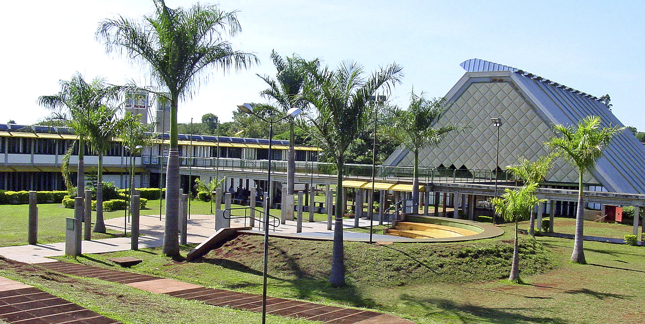 Gazeta Maringaense: União repassa prédio do Caic para a UEM