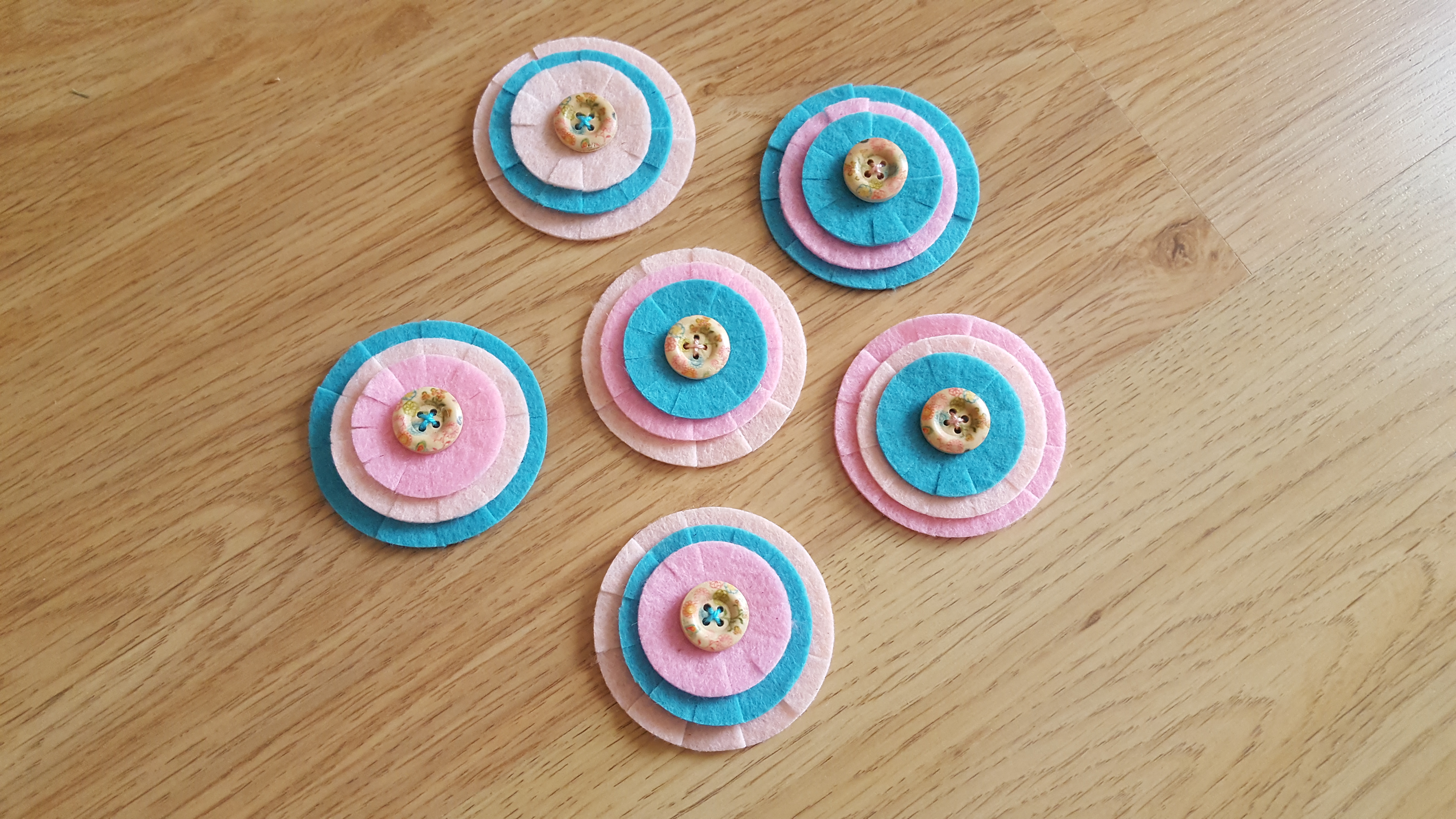 Layered fringed flower rosettes |Keeping it Real