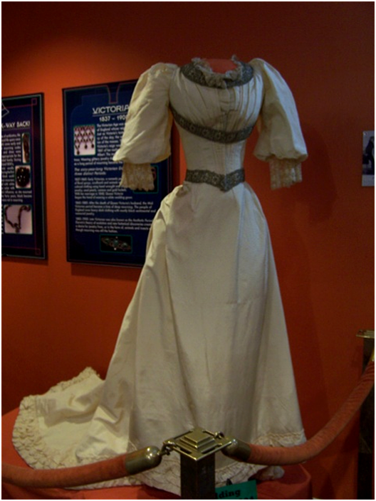 Art Threads: Friday Inspiration - The Bead Museum