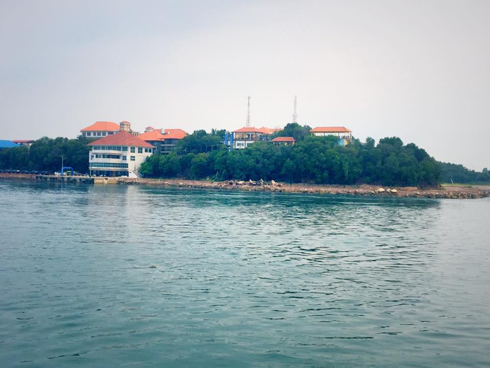 Raynold Wahagheghe: Nipah Island Resort Barelang Batam Indonesia