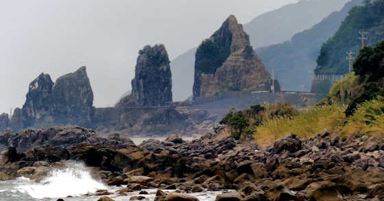 More glimpses of unfamiliar Japan: Married Rocks of Muroto