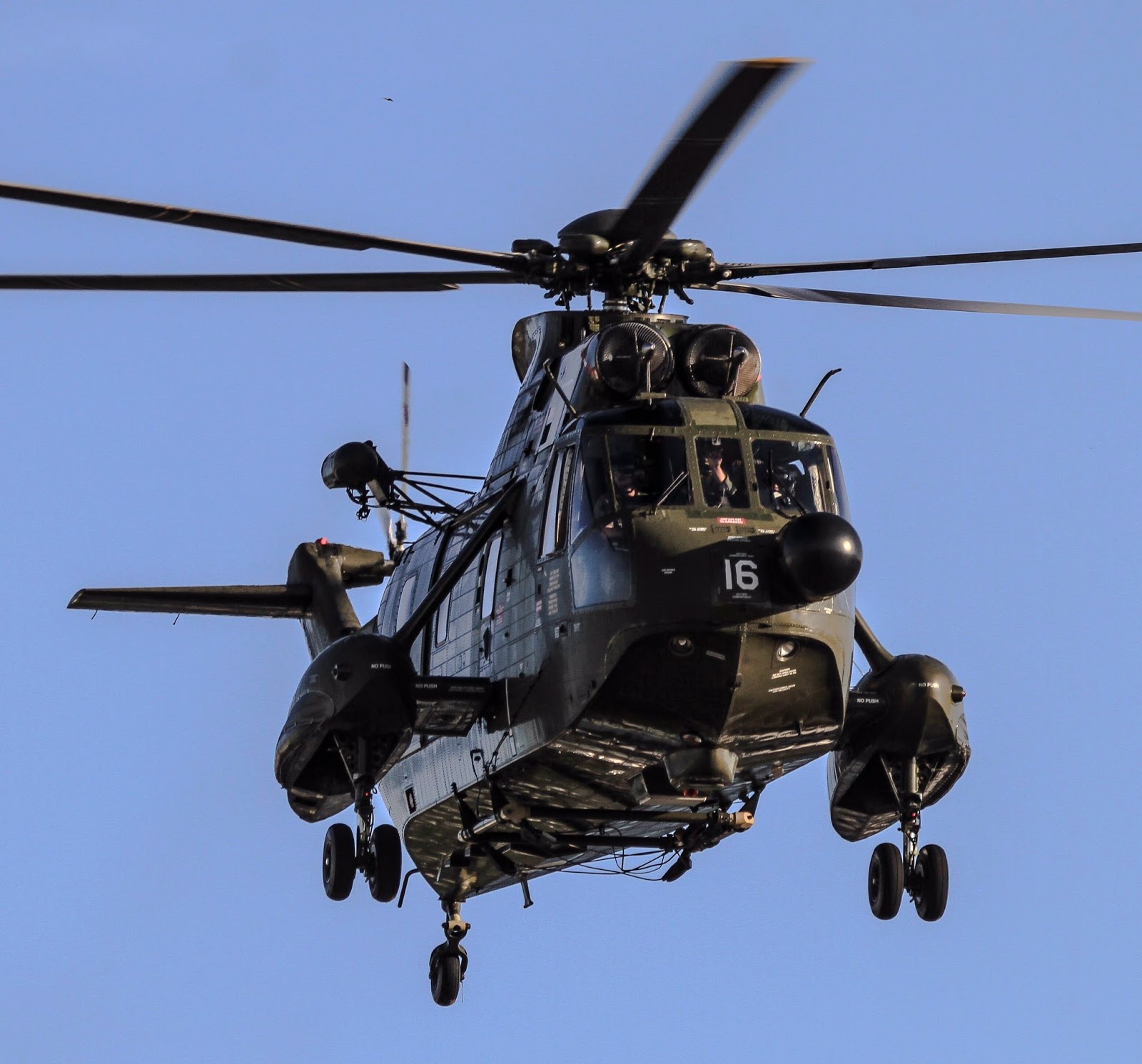 AAG_th บันทึกประจำวัน: มาเลเซียมองจะเช่าเฮลิคอปเตอร์เพื่อแทน ฮ.S-61 Sea ...