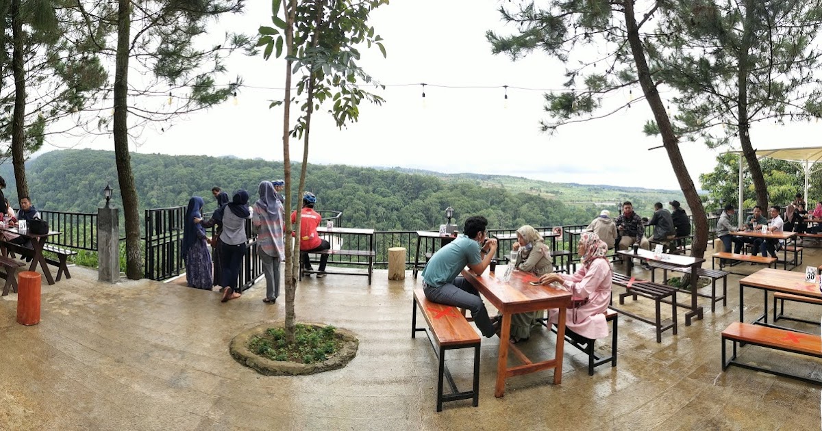 Cafe Elji Lingkung Gunung, Tempatnya 'Ngopi' Bernuansa Alam
