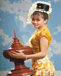 HERE SHOW LIVE SHWE MOVIE စိုးရာ ေလာ နင်းရာ: Sexy Photo Su Pan Htwar ...