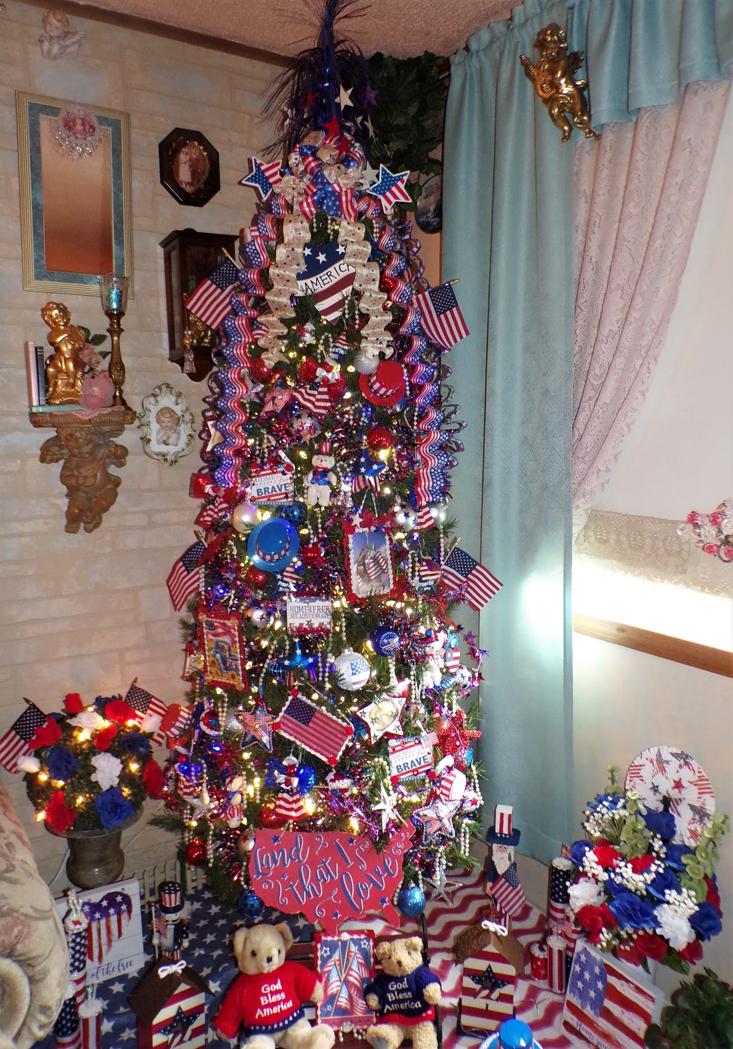 DEBBIE-DABBLE BLOG: Patriotic Tree in the Living Room, 2021