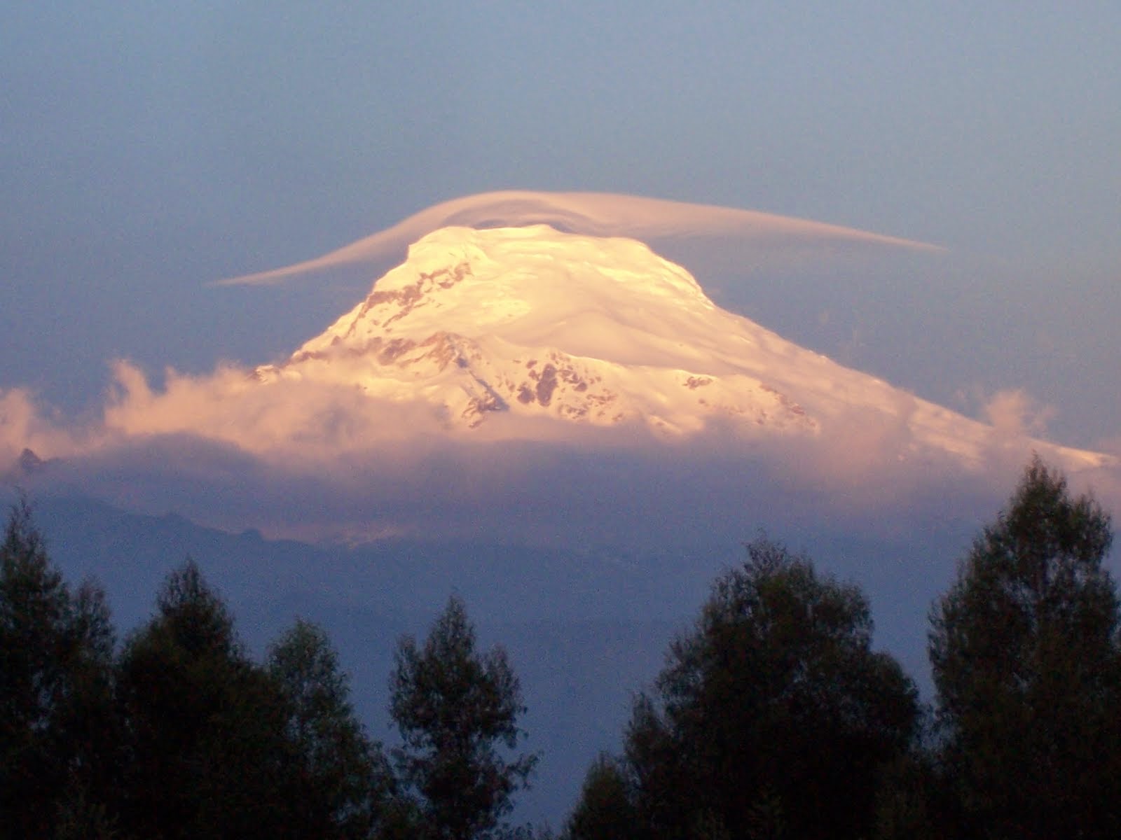 CAYAMBE: Lugares Turisticos