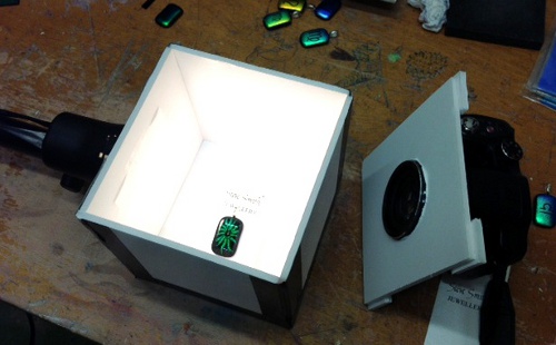 Steve Smith's Jewellery: Photographing jewellery. New home made light box