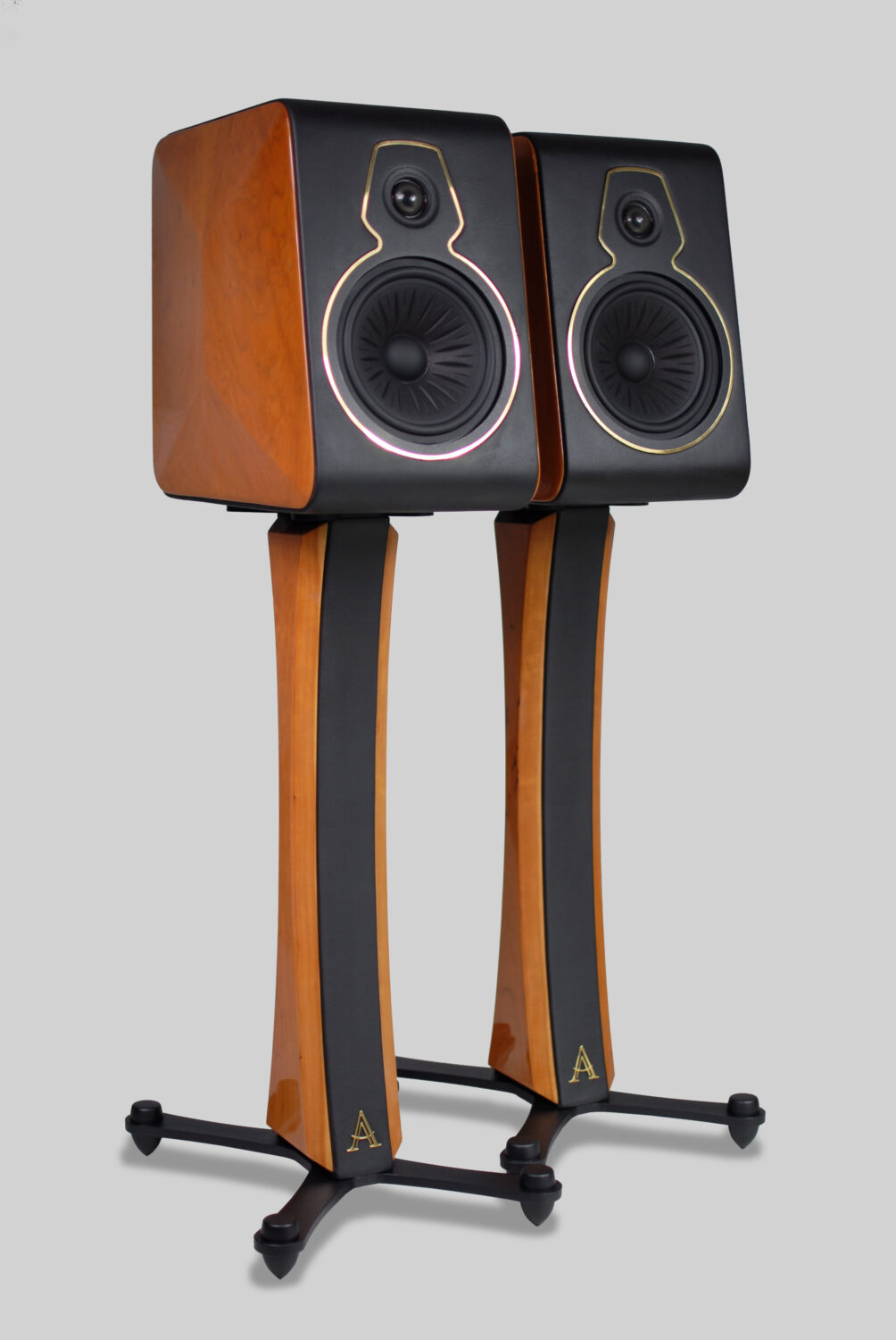 Aida Acoustics Attyla speakers – Ultimate High-Fidelity
