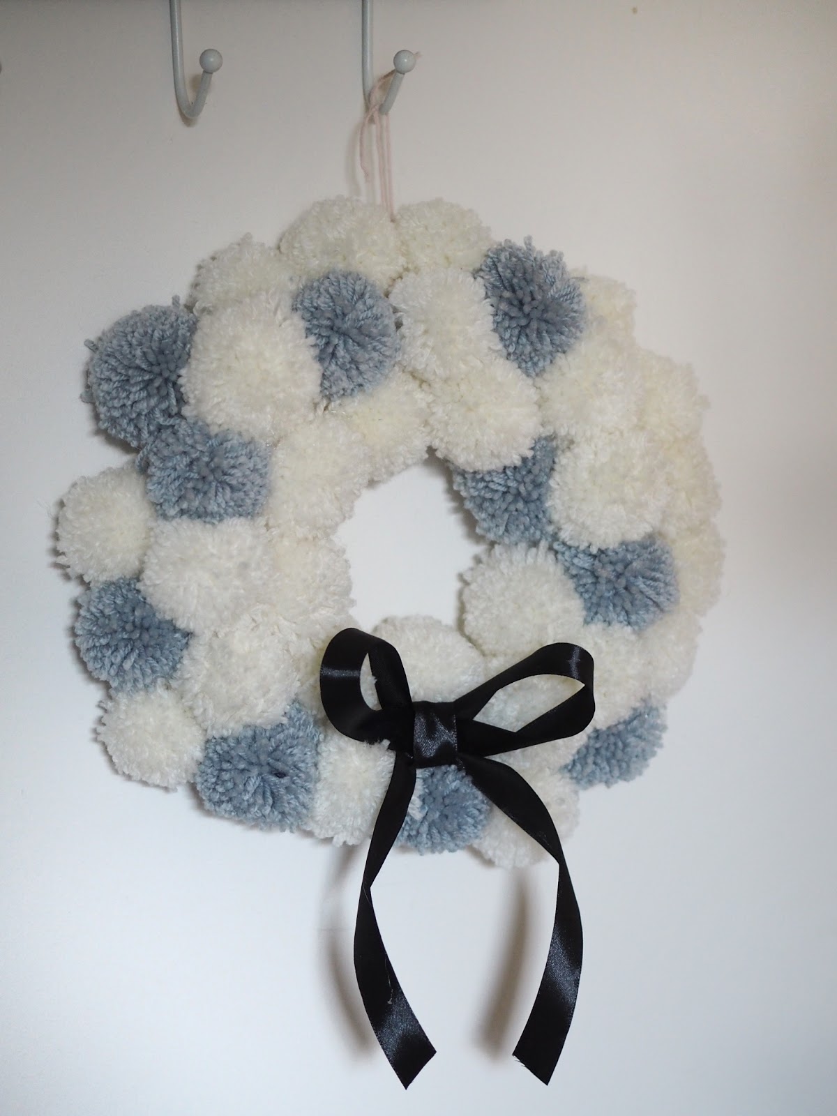 Christmas Mini-Make: DIY Pom Pom Snowball Wreath | Dove Cottage