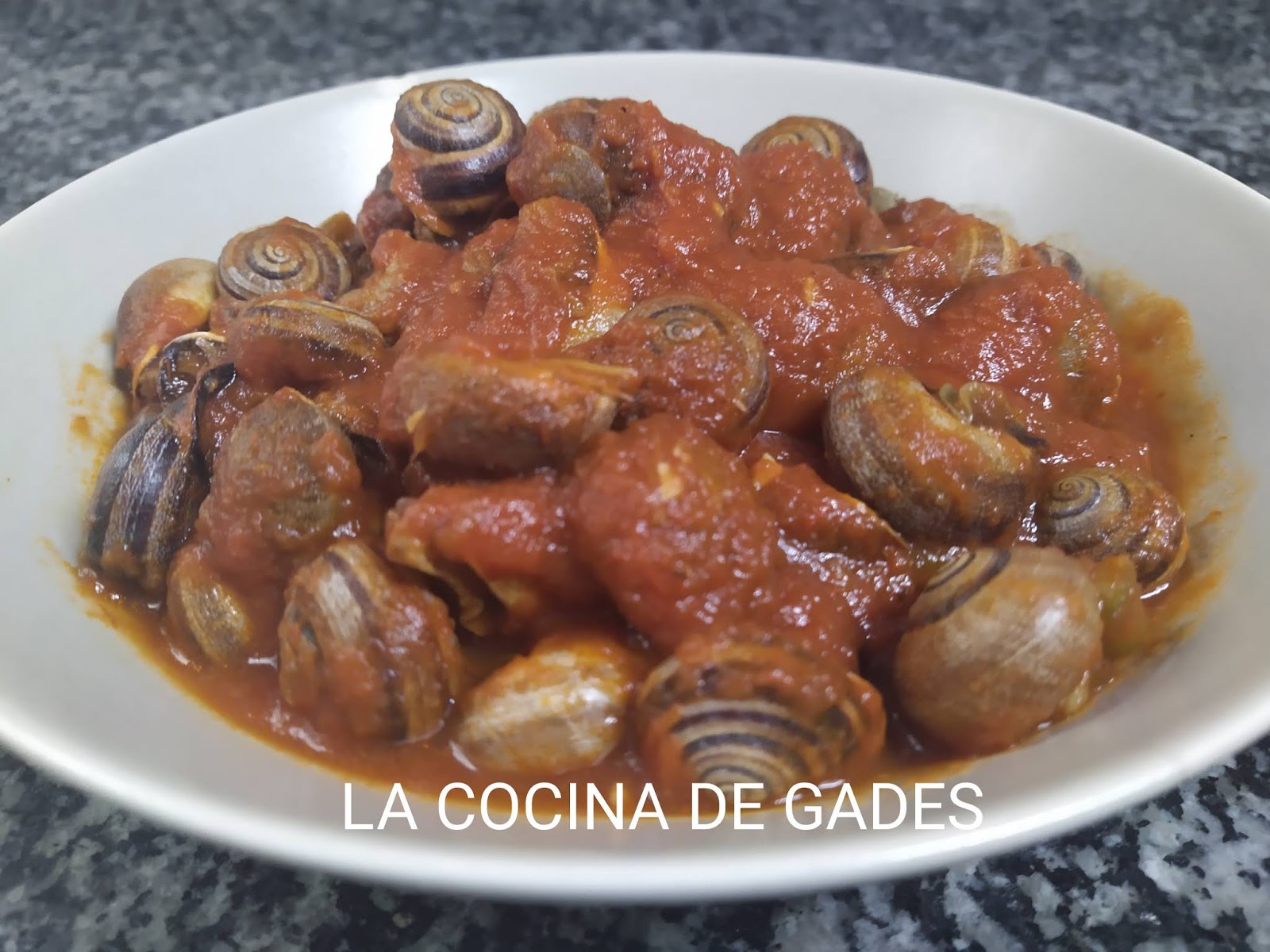 LA COCINA DE GADES: CABRILLAS EN TOMATE ESTILO COSME