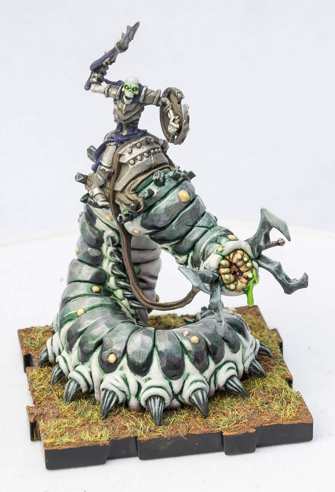 Mann's Model Moments: Runewars Painting 1 - Rune Golem and Carrion Lancer