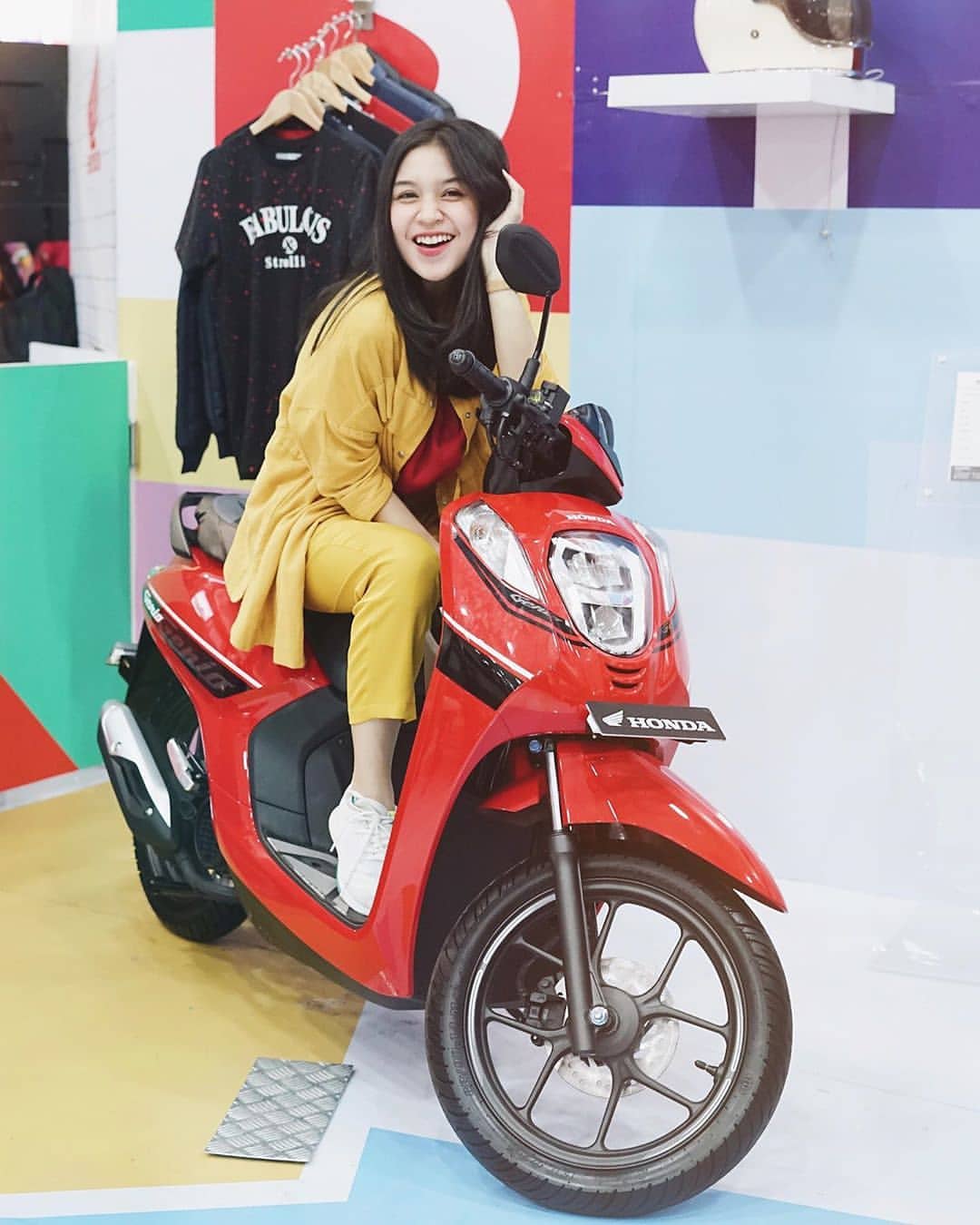 Adu Pesona Motor Untuk Cewek Cantik