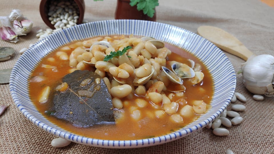 El placer de cocinar con Paz Martínez: ALUBIAS CON ALMEJAS