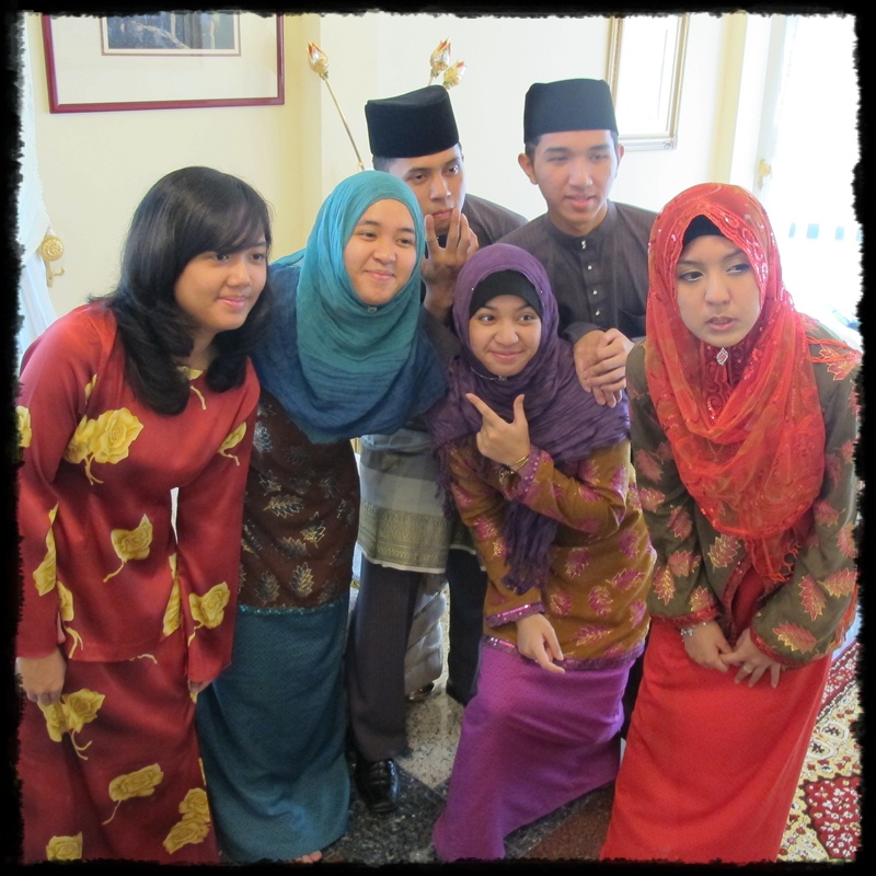 Gwing1313: SHR ... Eid Fitr ...... RAYa Family POSe