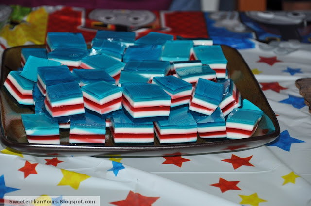 Sweeter Than Yours: Red, White and Blue Jello Cubes!!!