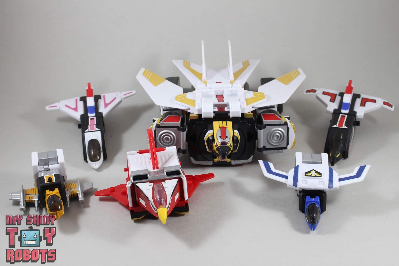 My Shiny Toy Robots: Toybox REVIEW: Super Mini-Pla Jet Garuda