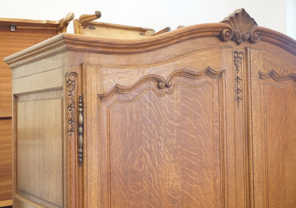 Modern Antyki: [1247] Dwudrzwiowa, dębowa szafa ludwikowska