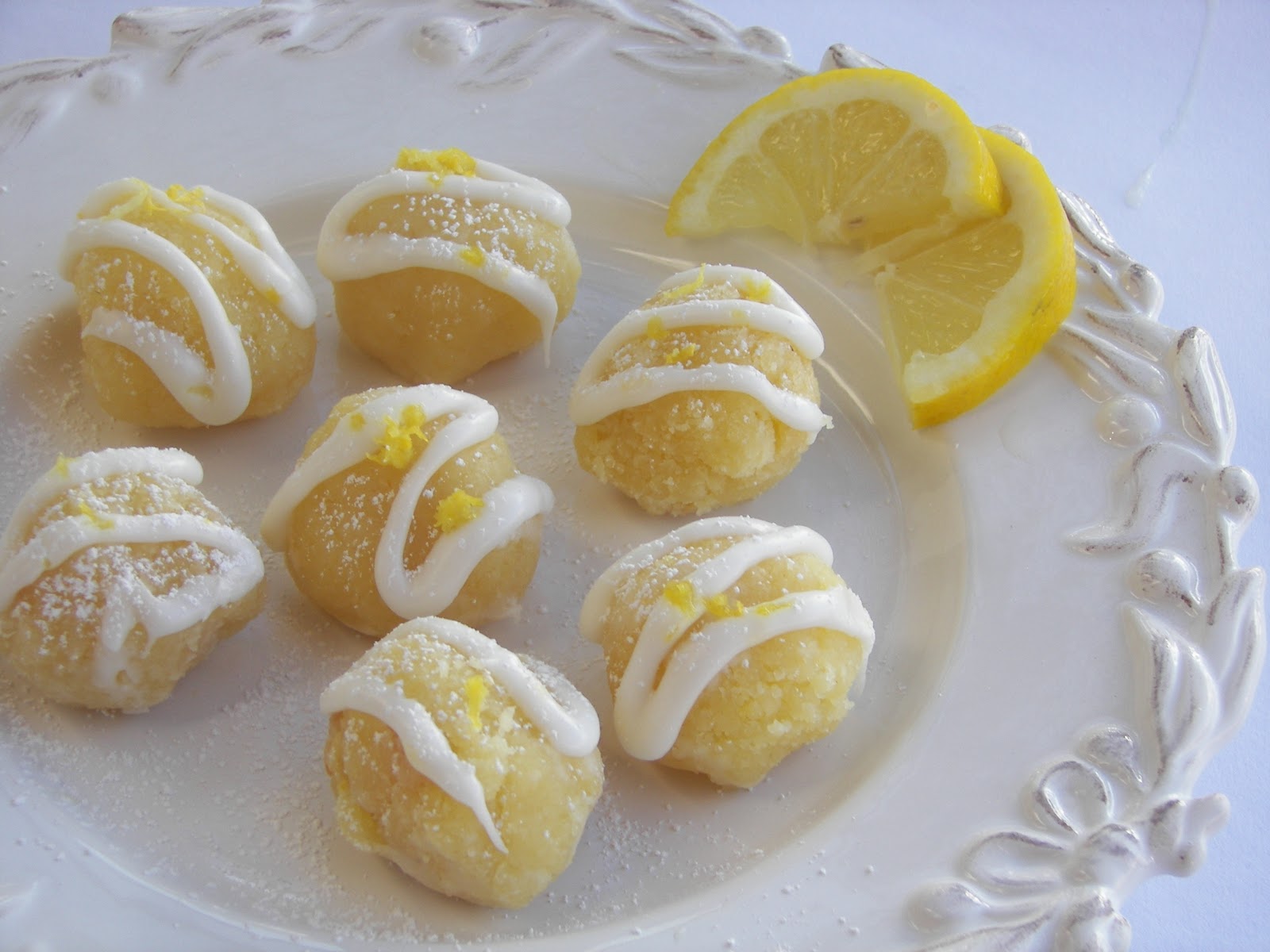 Red Couch Recipes: Lemon Brownie Bites