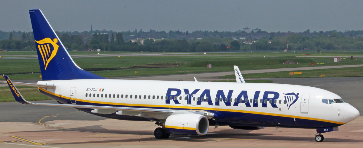 Birmingham Airport Photo Blog: Friday 13 May 2016 - Ryanair Boeing 737 ...