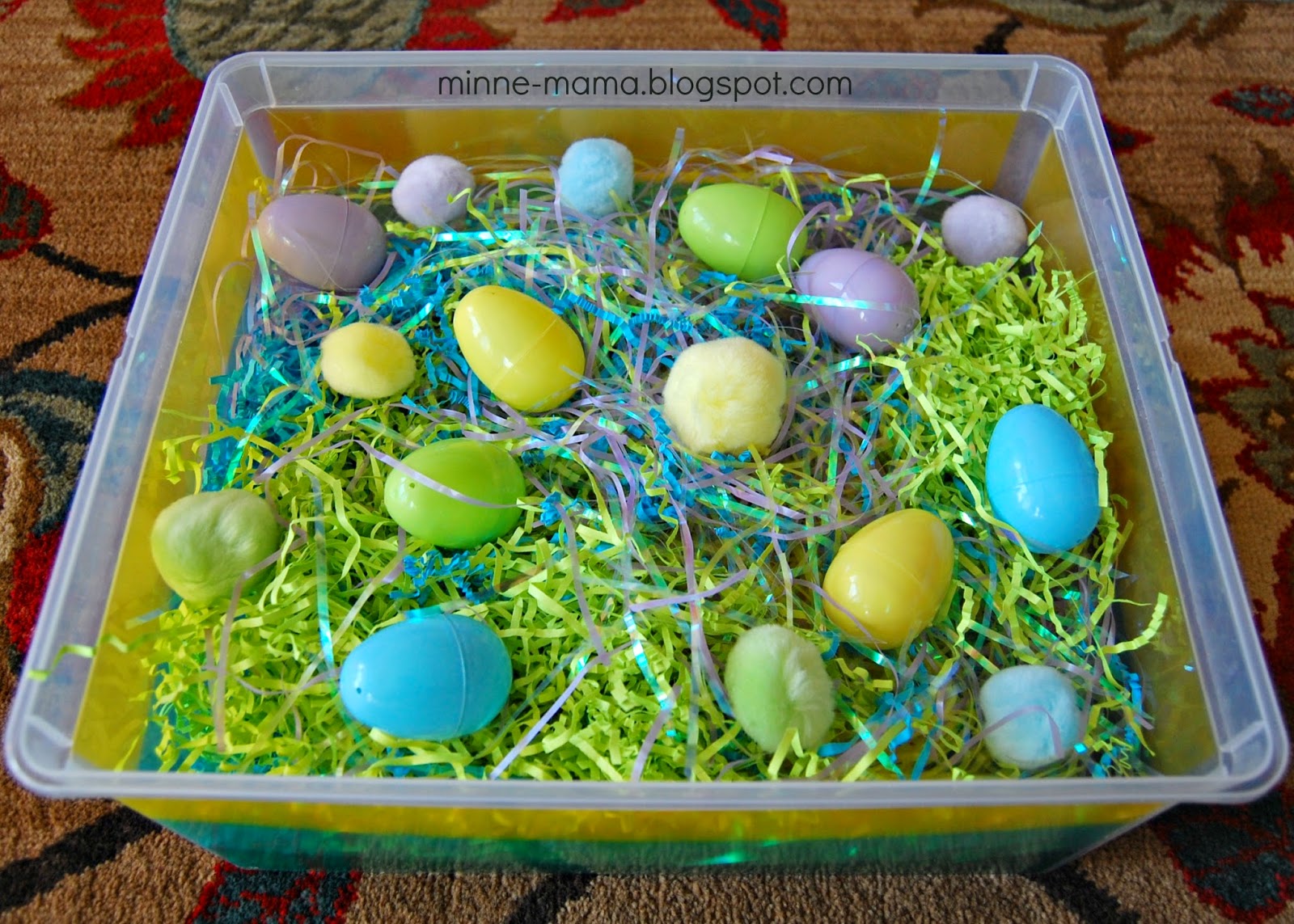 Minne-Mama: Peek-a-Boo Eggs Sensory Bin