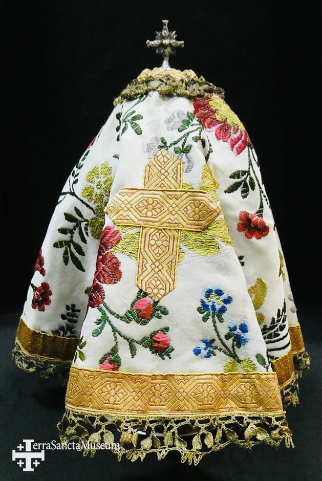 The Ciborium Veil Seen on Holy Thursday ~ Liturgical Arts Journal