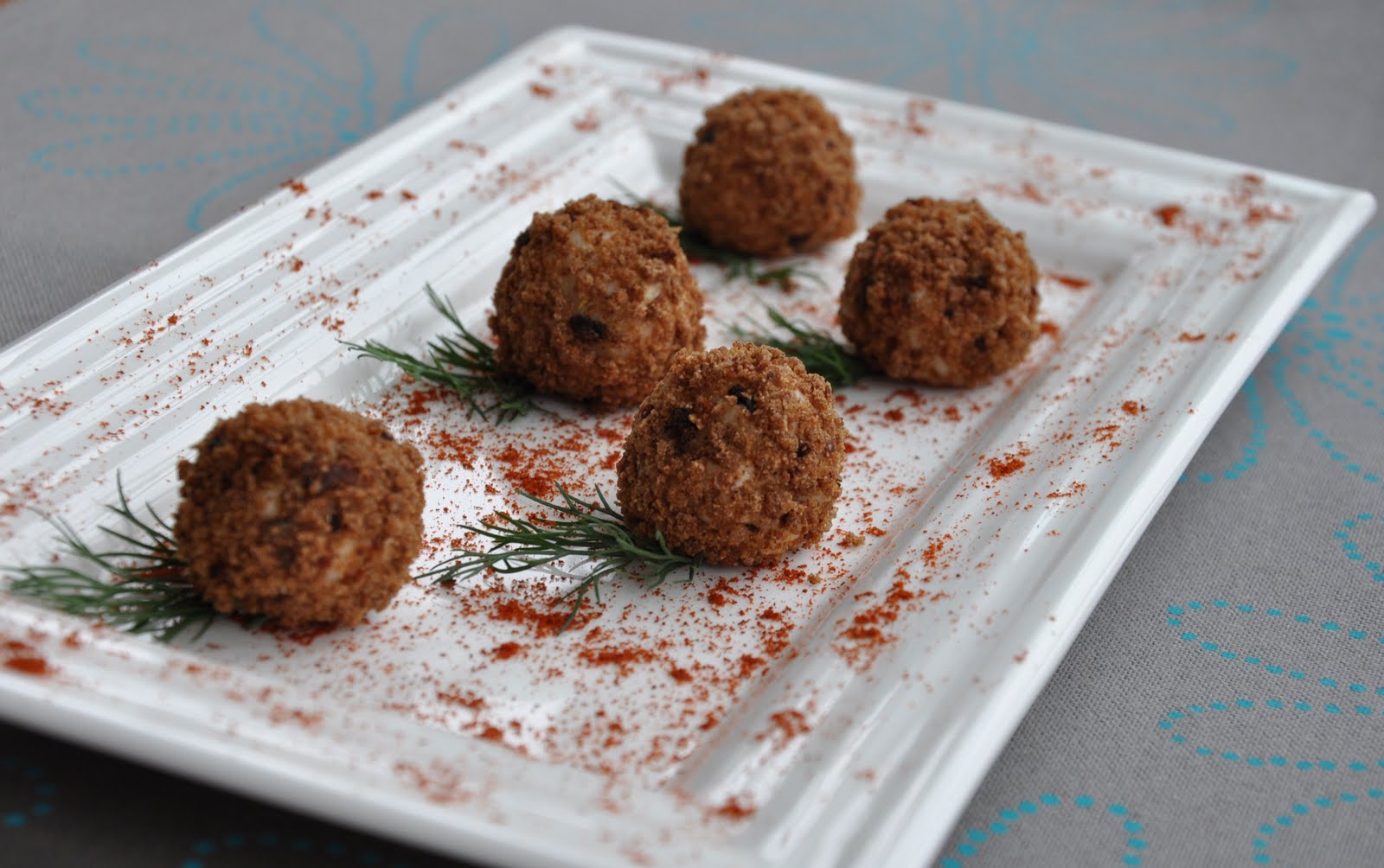 DeliciousEurope: Dutch Cheese Truffles (Kaastruffels)