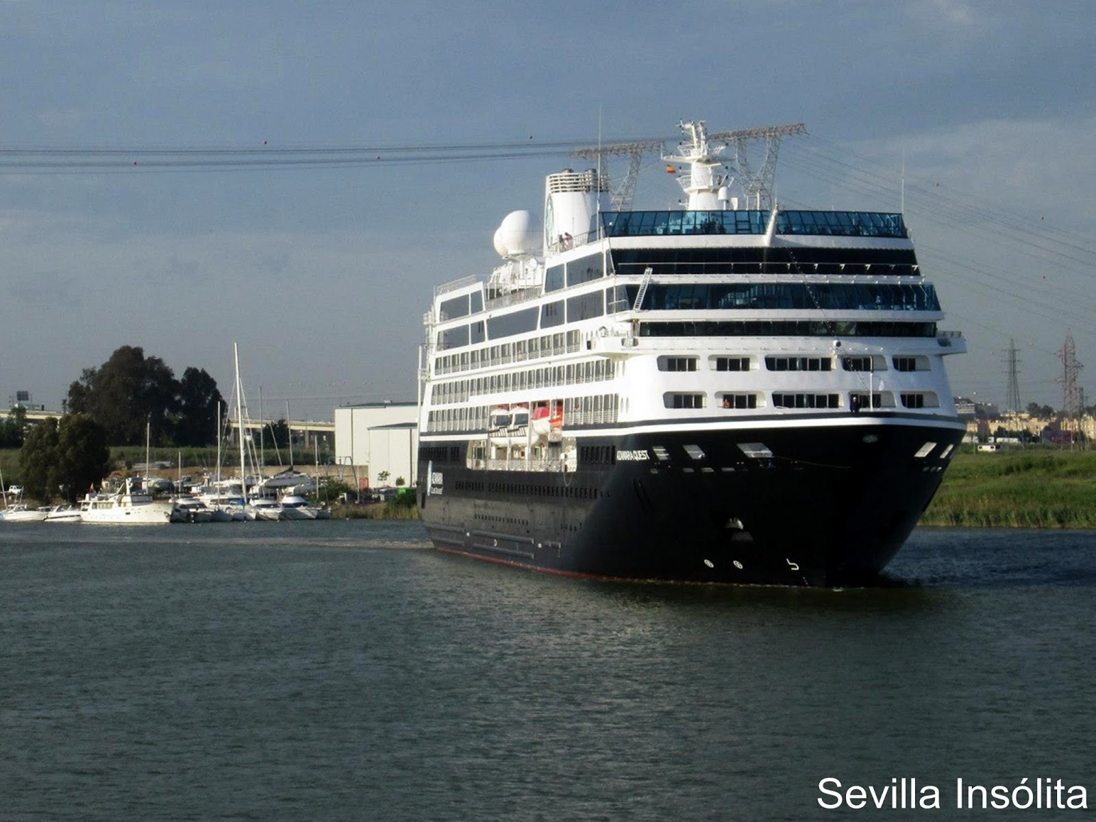 Cruceros en Sevilla: Azamara Quest y MS Deutschland