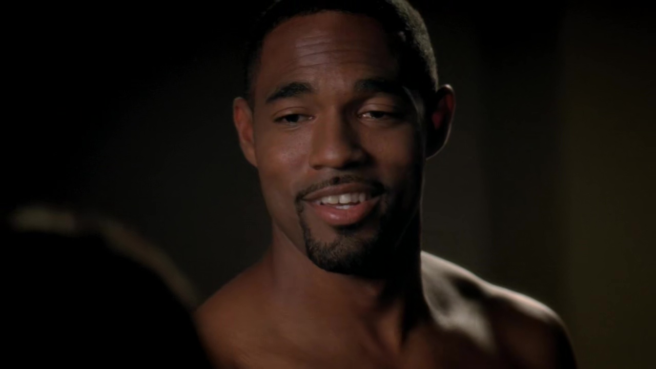 ausCAPS: Jason George shirtless in Grey's Anatomy 6-22 "Shiny Happy People"